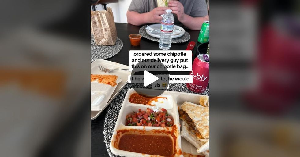 Engaged Driver Adds Note To Woman's Chipotle Order - She Uses It to ...