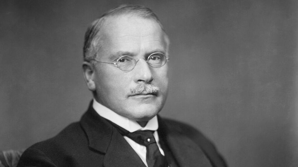 Hero's Journey: A Complete Guide to the Hero's Journey Steps - Goalcast