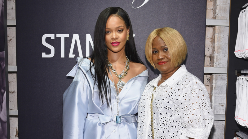Rihanna And Her Sister 65 Phylicia Rashad Sister Stock Photos,
