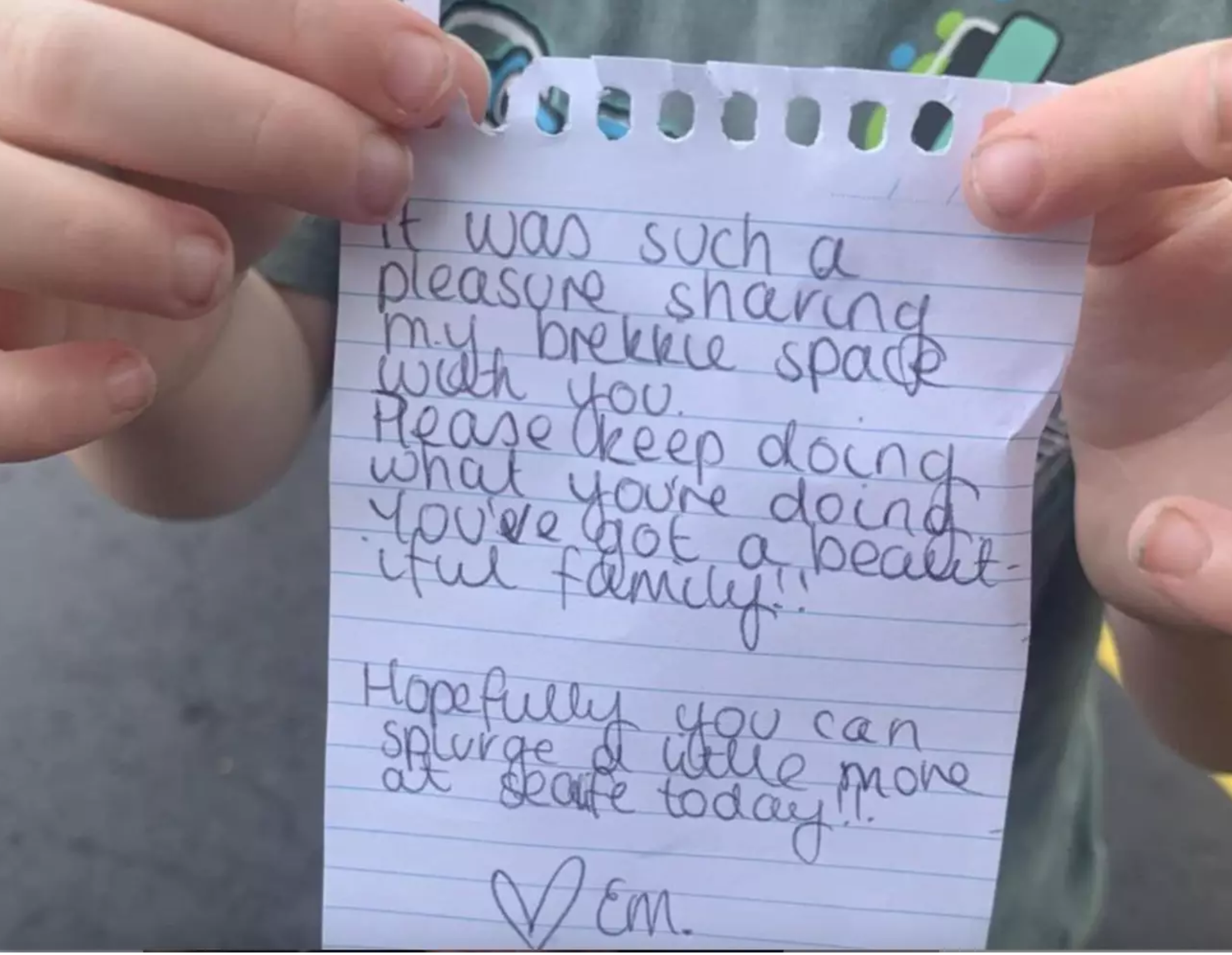 Stranger Leaves Note for Stressed-Out Mom Dining Out With Small Kids